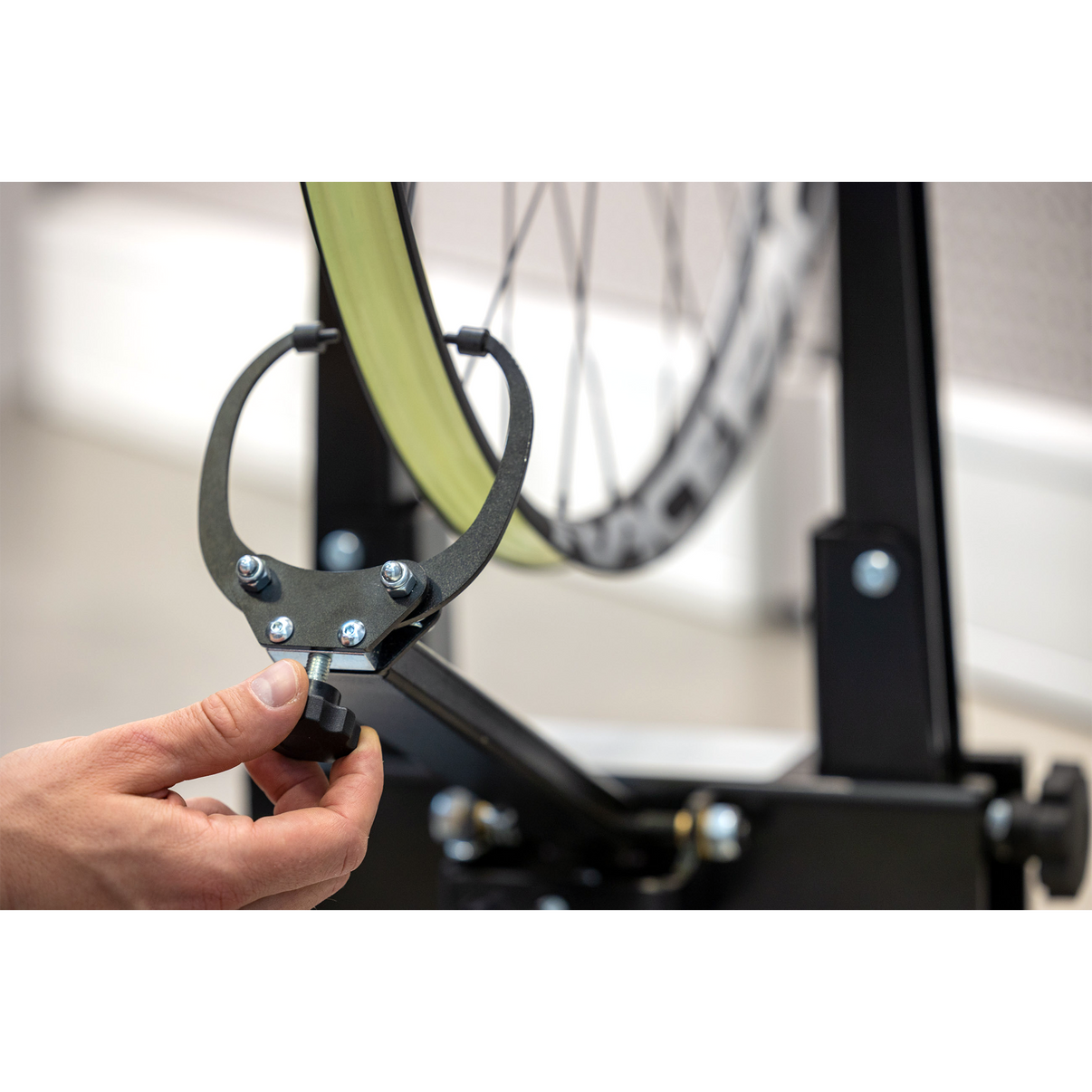 Pro Truing Stand - 1689 – Unior USA