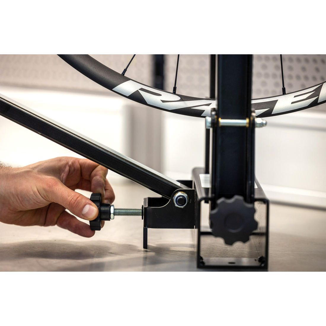 Pro Truing Stand - 1689 – Unior USA